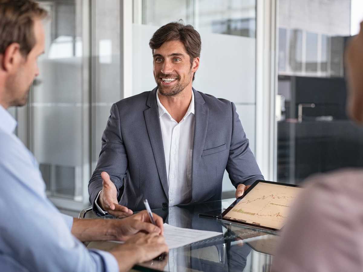 Unveiling the Benefits of Government Contract Consultants - Hinz Consulting