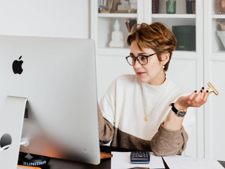 Navigating Proposal Competition in Contracting